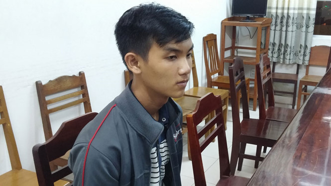 Quay Lén Nữ Sinh Viên Tắm Rồi Nhắn Tin Tống Tiền